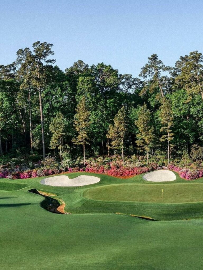 Left Handed Golf vs. Right Handed: Who Has Advantage? – Golf Educate